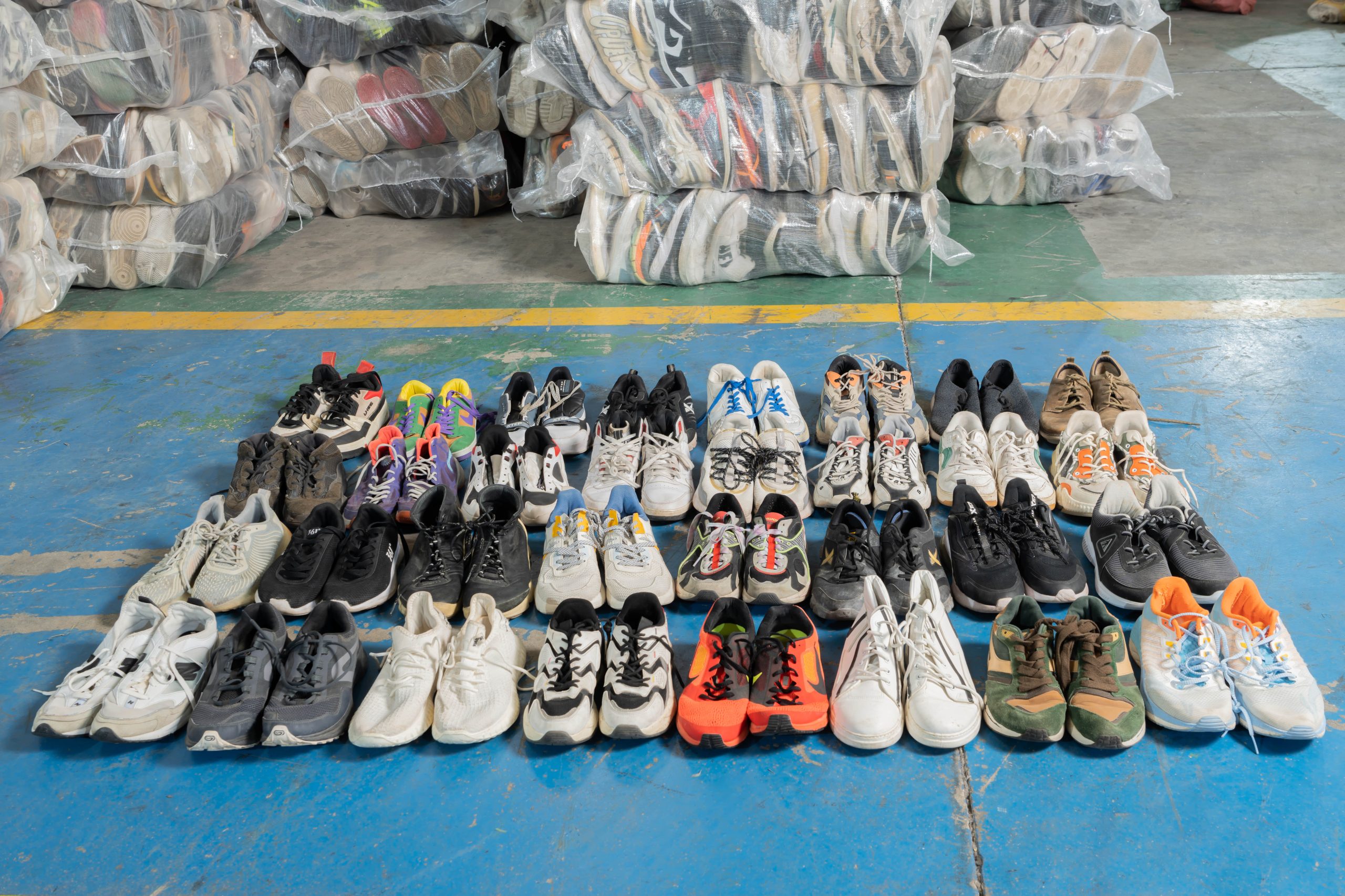 Exploring Benefits of Secondhand Sneakers -Hissen Shoes